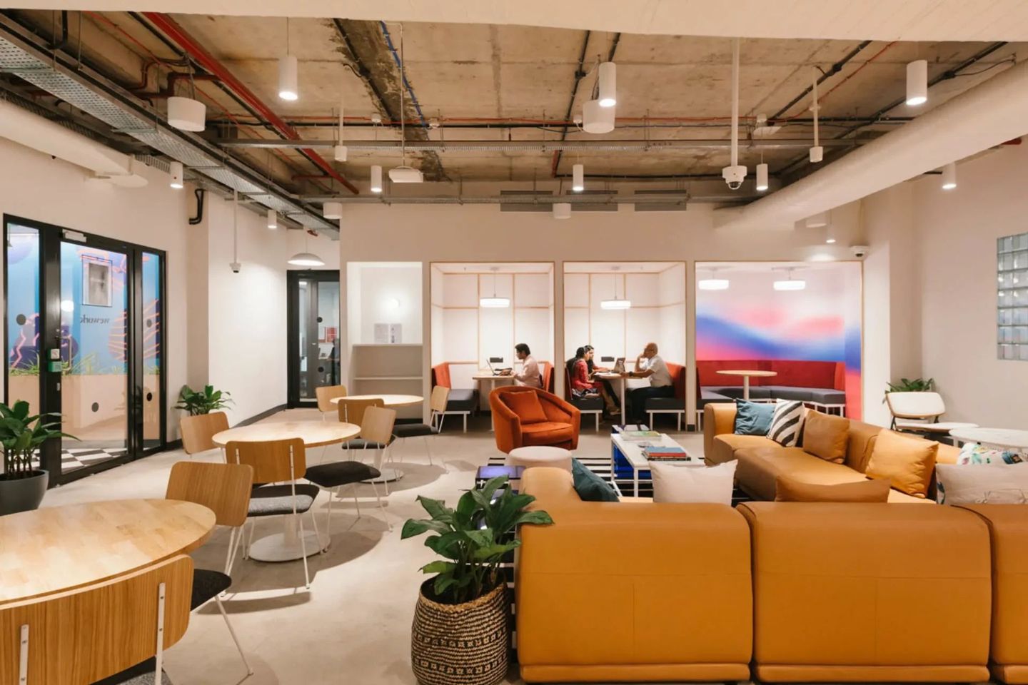Coworking day pass near me in Pune | myHQ Day Passes